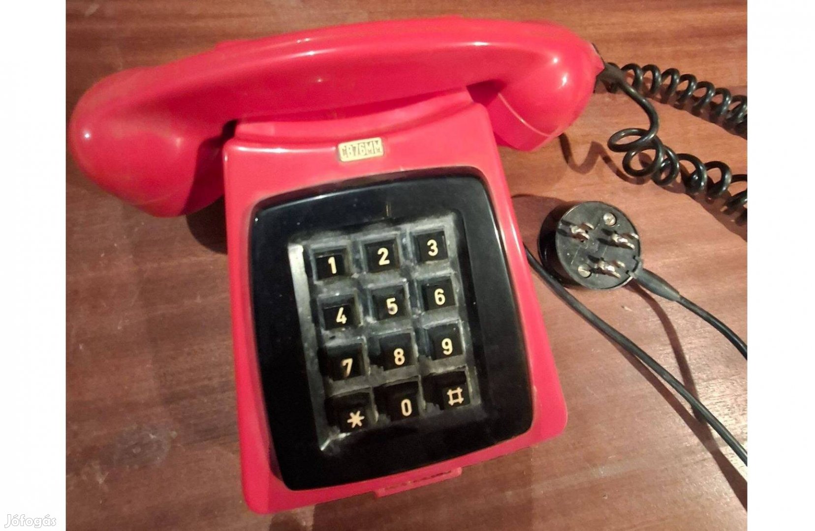 Retro piros telefon - főnöki vonal - XV. kerület, Vezetékes telefon ...